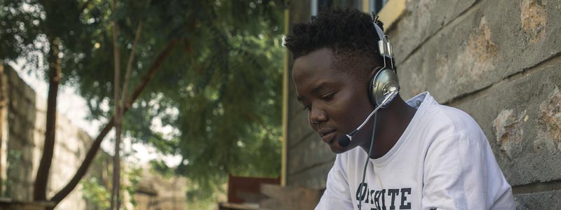 Best Single Bluetooth Earbud For Music – Headphone Palace